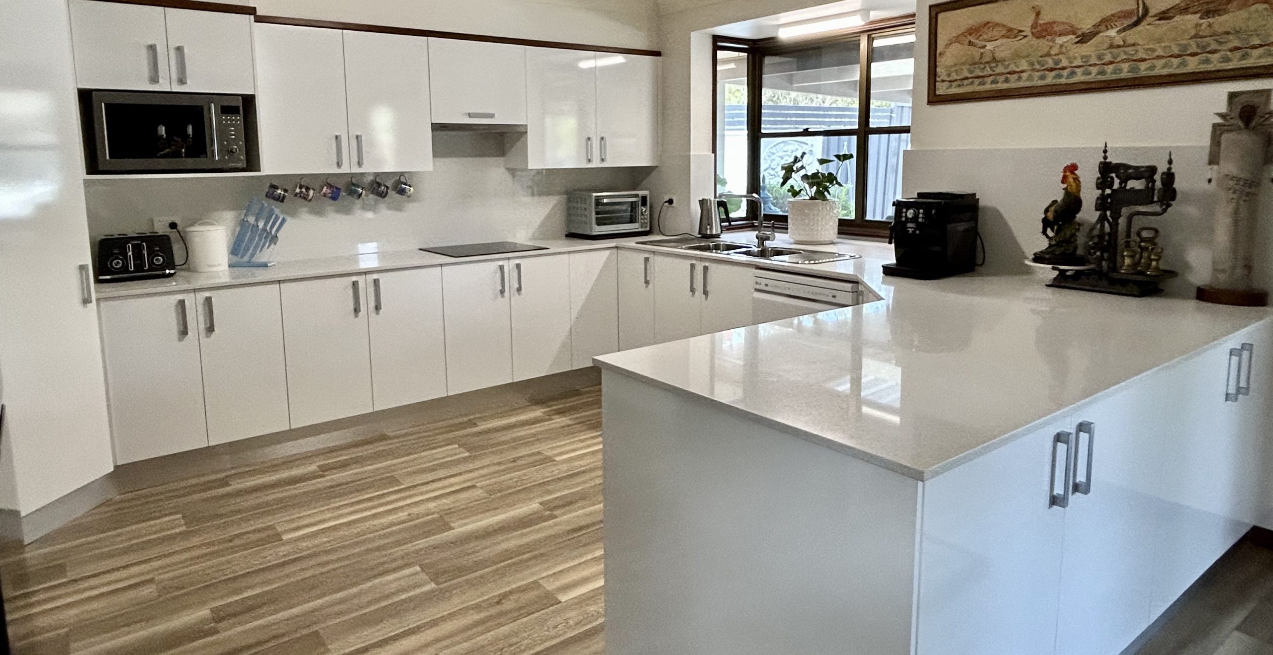 Brand New Kitchen -v- Custom Makeover: Which is Right for You? - Hunter ...